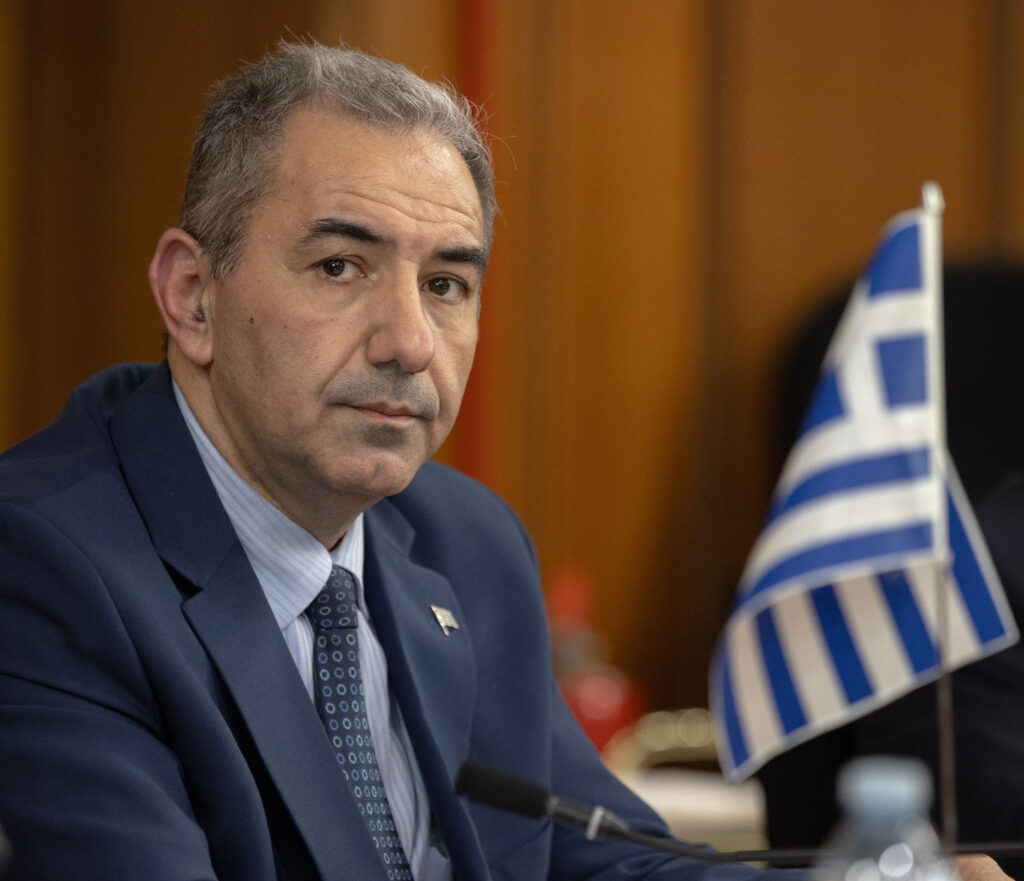 ΑΝΑΖΗΤΗΣΗ ΠΟΡΕΙΑΣ ΣΕ ΕΝΑ ΚΟΣΜΟ ΠΟΥ ΑΝΑΔΙΑΤΑΣΣΕΤΑΙ | 12vima