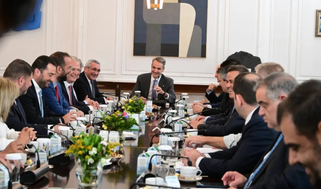 Μητσοτάκης προς Περιφερειάρχες: «Η ομαδική δουλειά να ενταθεί μέχρι το ...