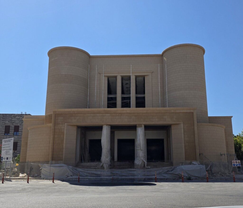 Γ. Χατζημάρκος: “Σε περίπου δυόμιση χρόνια θα ξαναζωντανέψει το επιβλητικό Εθνικό Θέατρο της ...